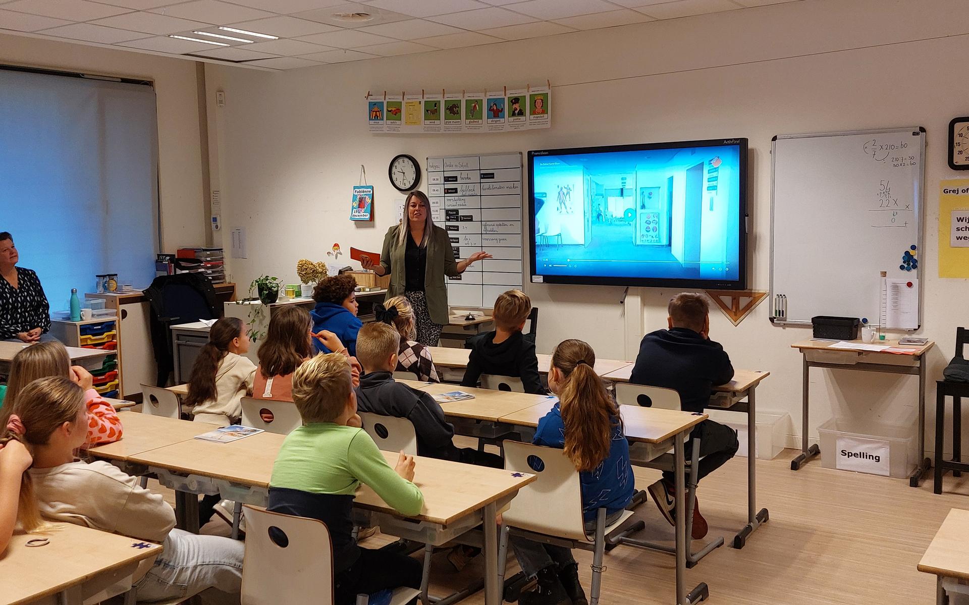 Die Ene 15 Jarige Onbekende Jongen Kan Ook Een 60 Jarige Man Zijn